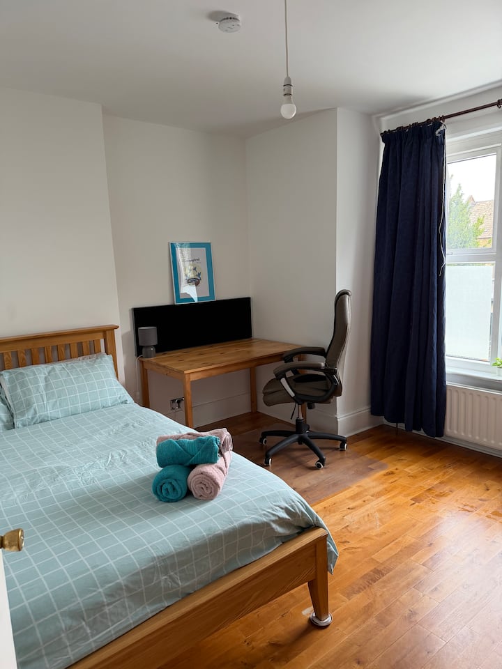 Self Contained Apartment - Croydon, UK
