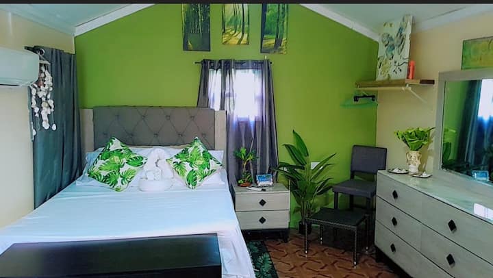 Zai's Hideaway - Santa Lucía