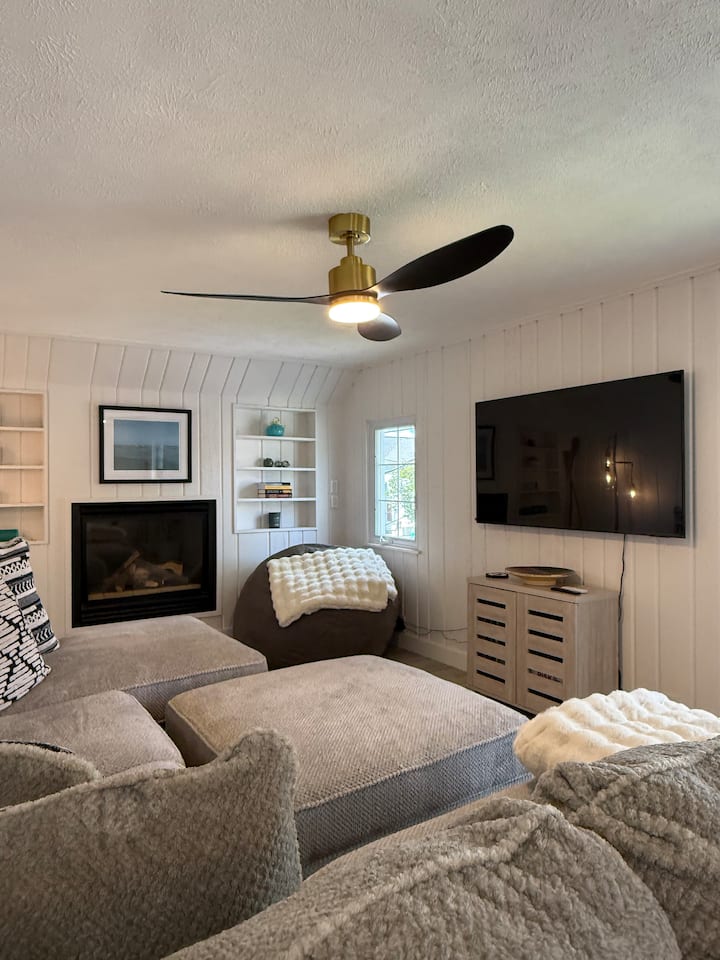 Modern Retreat W Ev Charger Across Conesus Lake - 리마