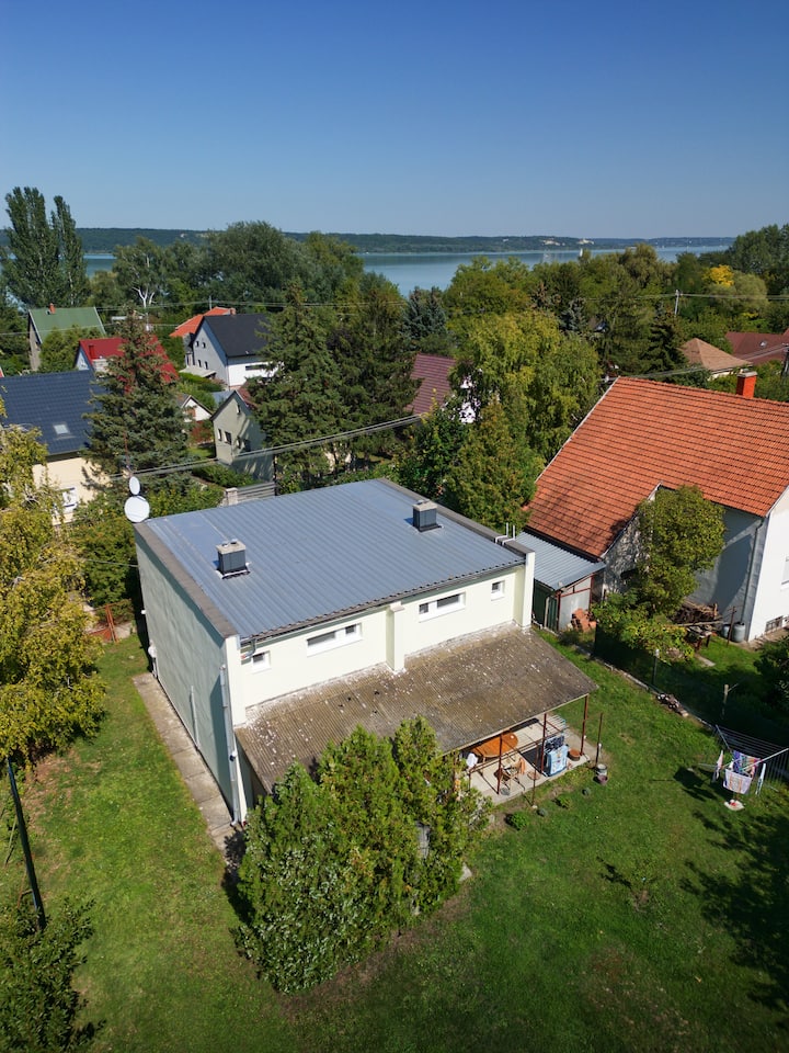 Almádi 64 ÜDülőház - Balatonalmádi