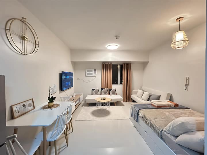 Cozy Minimalist Condo In Cebu Business Park - 27th - Cebu City