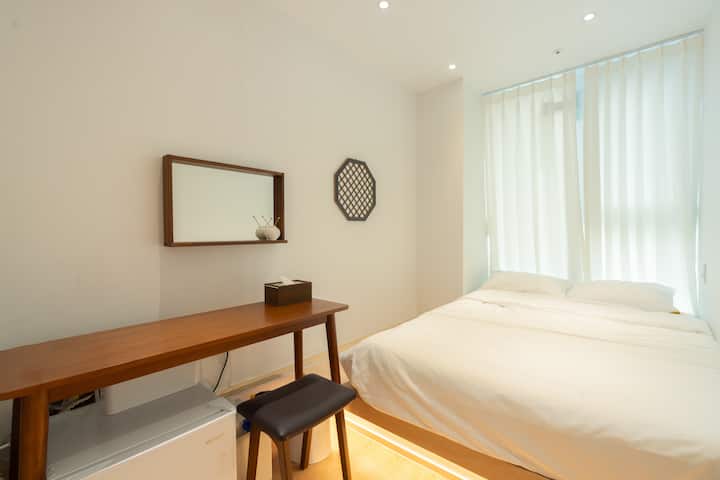 [New]스탠다드더블룸/신촌역도보3분,홍대인근/호텔침구 - Seoul