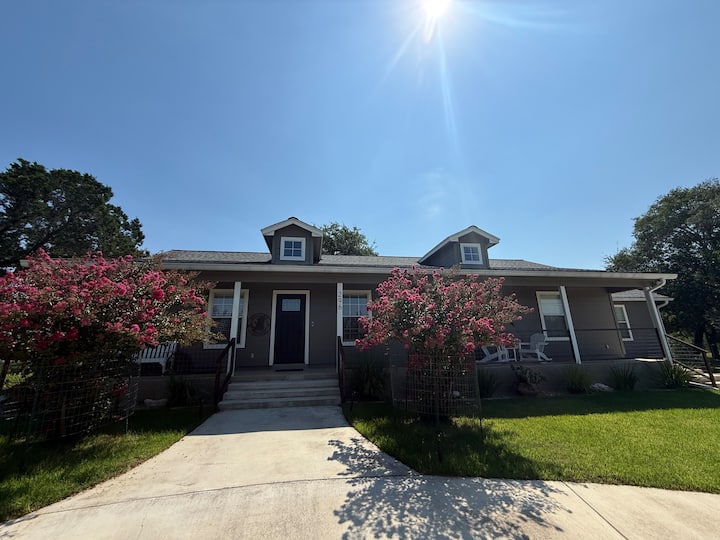 Cherokee Star~bandera, Tx - Bandera, TX