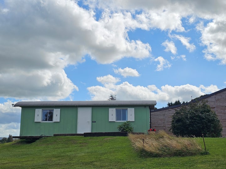 Hen Hut. Cwt Ieir - Ruthin