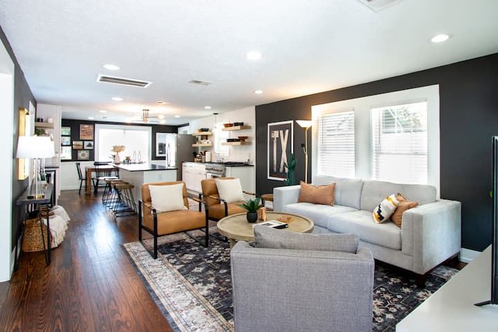 Black Oak-2 King Beds, Walk To Dine, Coffee, Shop - Stagecoach, TX