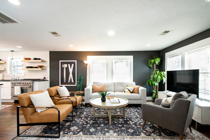 Luxe Stay-2 King Beds, Walk To Dine, Coffee, Shop - Tomball, TX