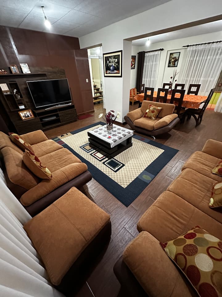 Big House, Central, And Professional - La Paz