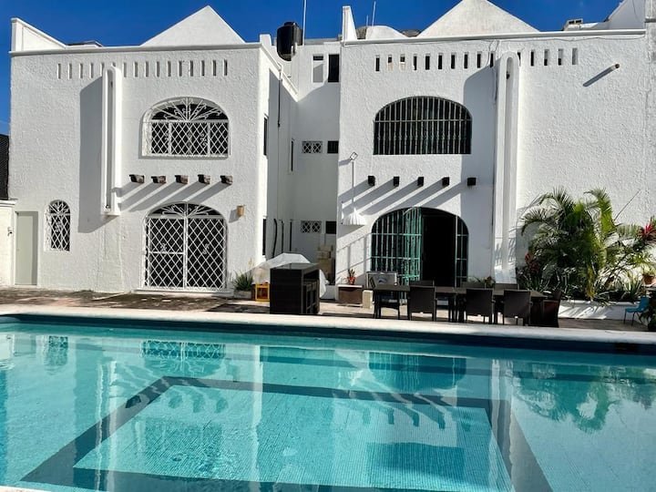 Villa C/ Alberca P/ 10 Px Centro - Cancún