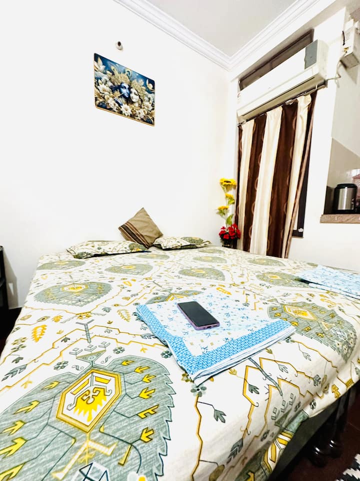 Abhinandan Studio Room, Close To Mahakal - Ujjain