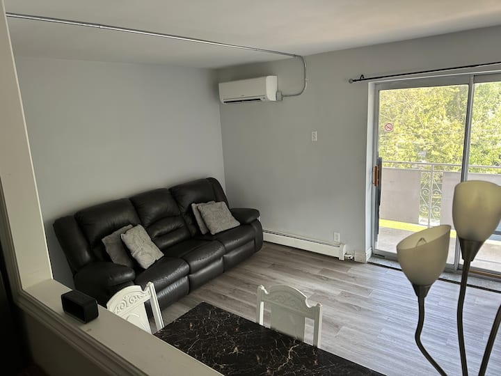 1 Bedroom Apartment - Windsor, ON, Canada