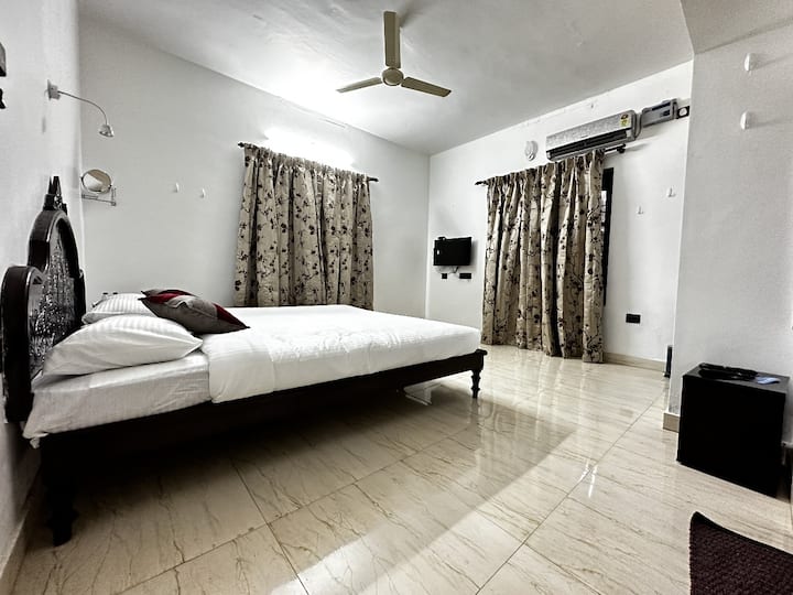 Kovalam Beach House - Ac Deluxe Double Room - Kovalam