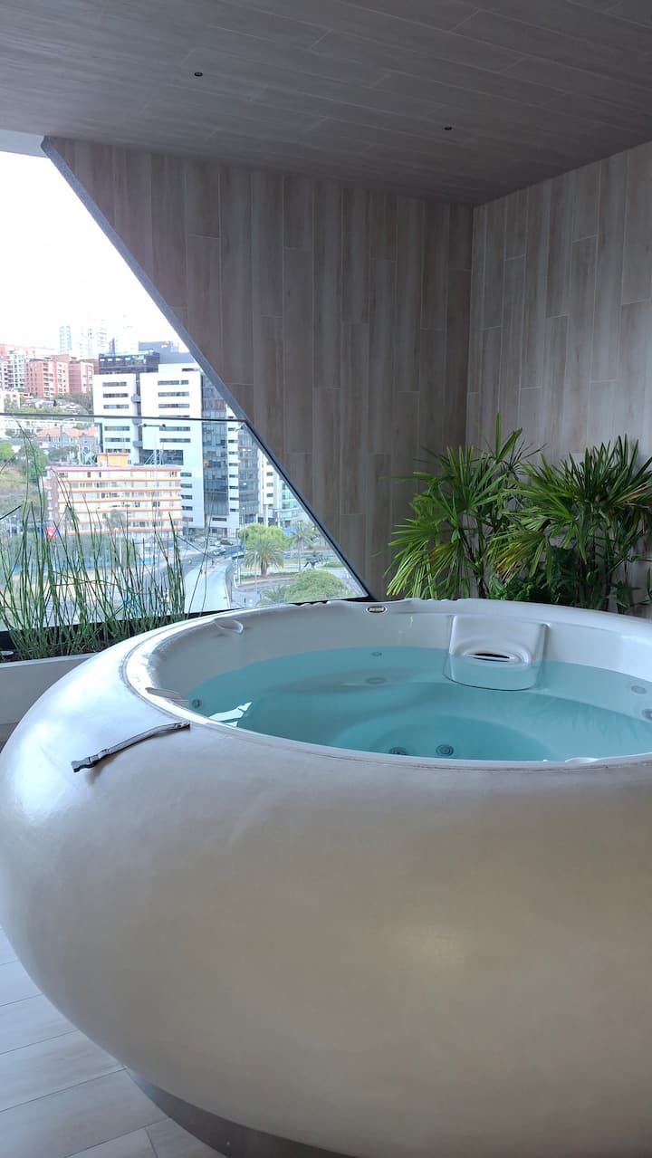 Jacuzzi/lujoso/ubicacióntop/carolina/lujoso/gymtop - Quito