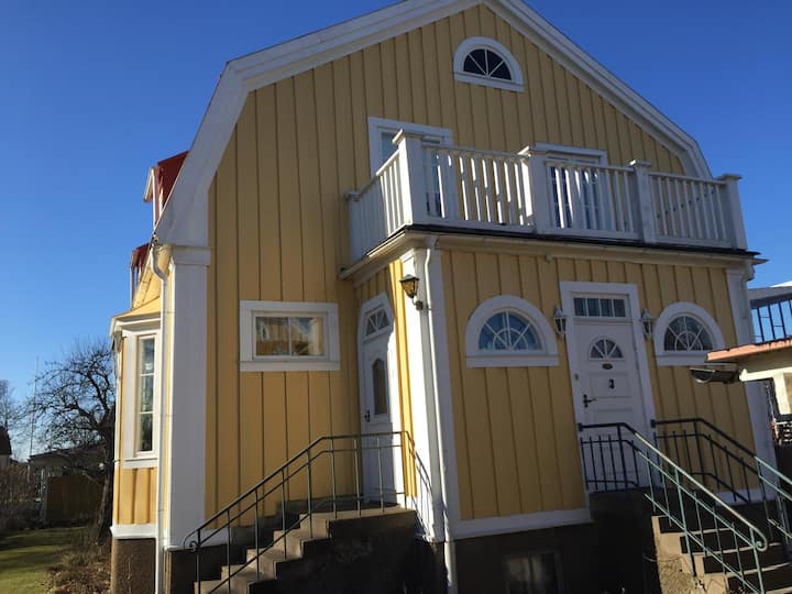 Ett Härligt 1920 -Talshus 
Centralt I Karlstad - Karlstad