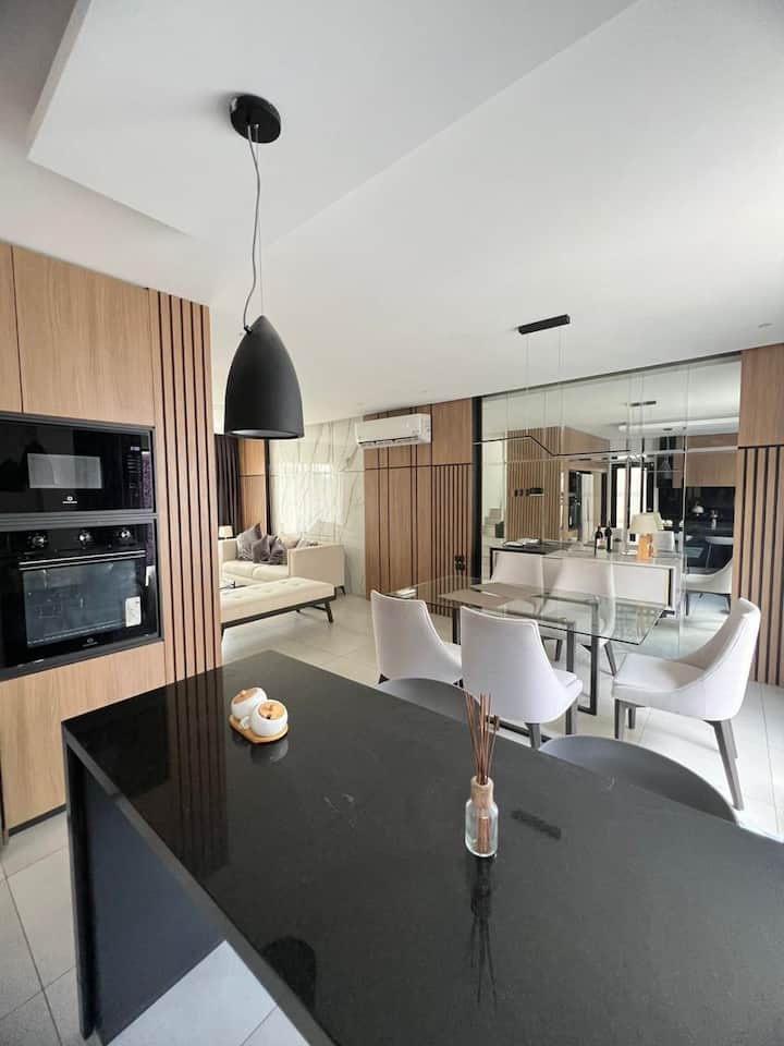 Casa Hermosa En Urb. Privada - Machala