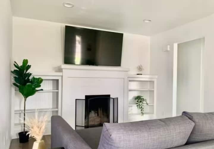 Ca5. (House) Cozy 3br In Azusa - Azusa, CA