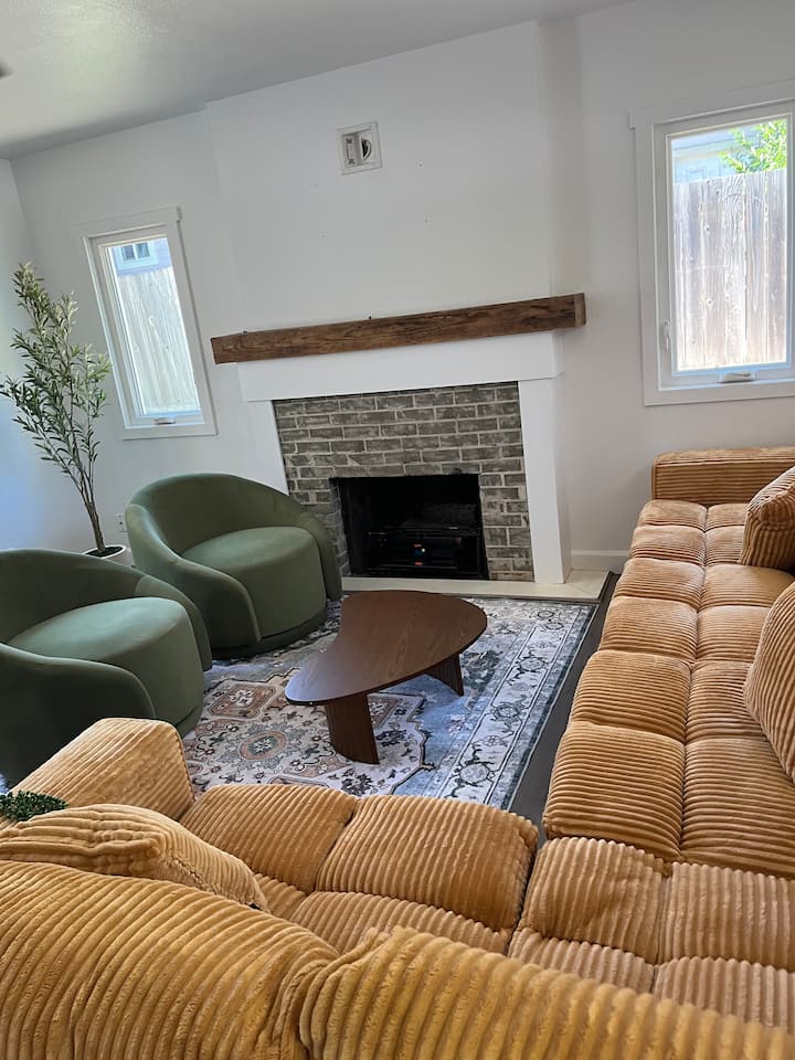 Newhomenew Furnishing - ナパ, CA