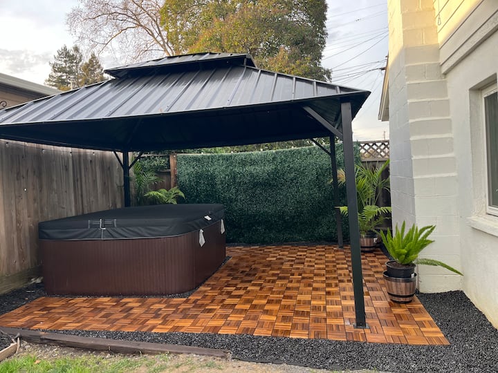 A Wine Explorers Dreamhomeprophotos-hottub Done3/1 - Napa, CA