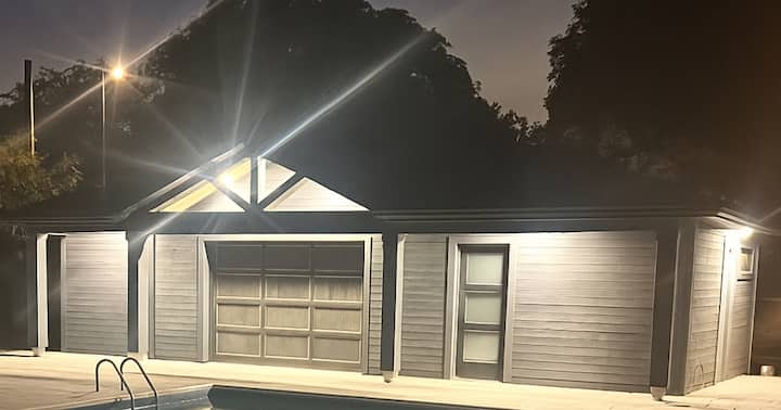 Private Pool House Near Uog - Guelph