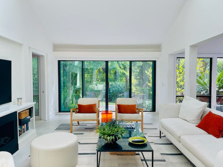 Sawgrass Stunner! 2br/2bath + Den And Loft - Cabana Beach Club, Ponte Vedra Beach