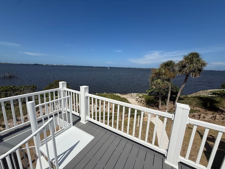 Coral Reef House 2br W/rooftop Deck At Ocean View - Stuart, FL
