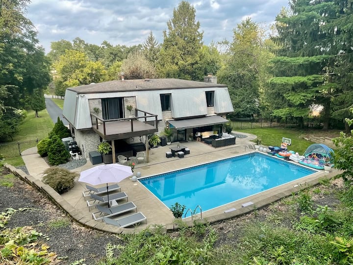 Posh Pittsburgh - Monroeville, PA