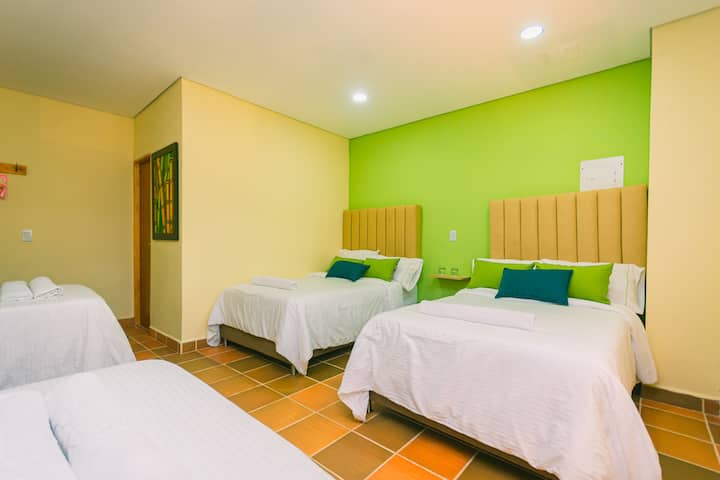 Cama En Habitacion Compartida Mixta 4 Personas - Guatapé