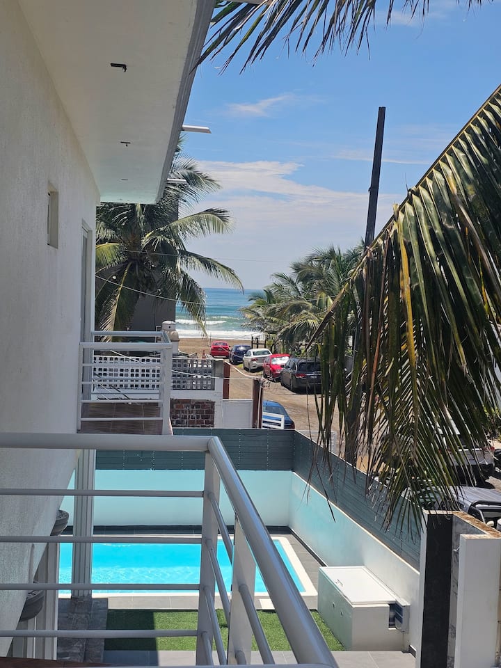 Casa Aluna
Muy Cerca Del Mar - Playa Chachalacas