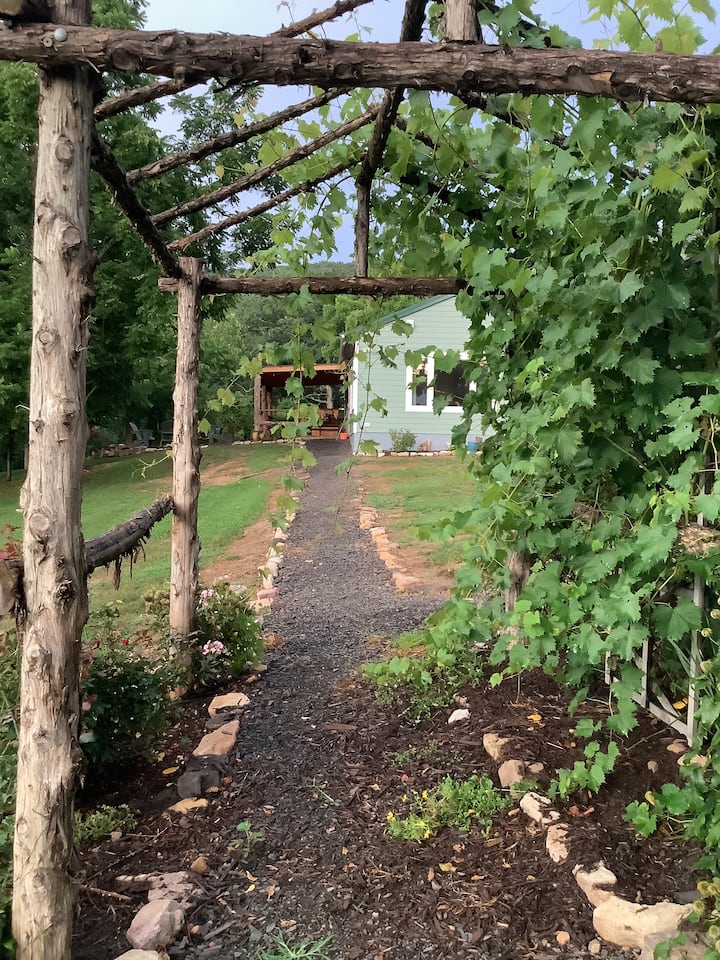 Cabin On Moonshine Hill - Seven Bends State Park, Woodstock