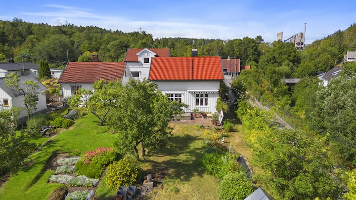 Charming Family Home With Garden - Noruega