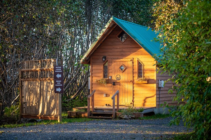 Charming Bluffside Log Cabin By Ocean - Bears Den - Homer, AK