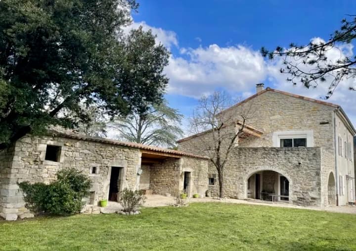 Bastide Avec Jardin Clos 10 à 14 Voyageurs - Ardèche