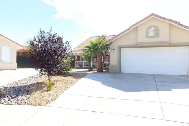 Comfortable Home In Victorville - Victorville, CA