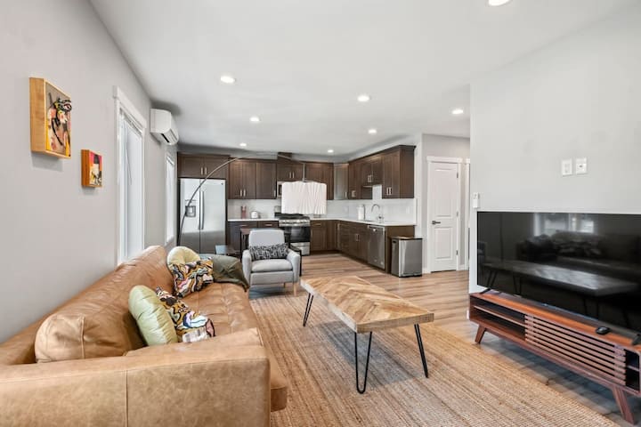 4br Historic Duplex | Walk To Park + Free Parking - Tacoma, WA