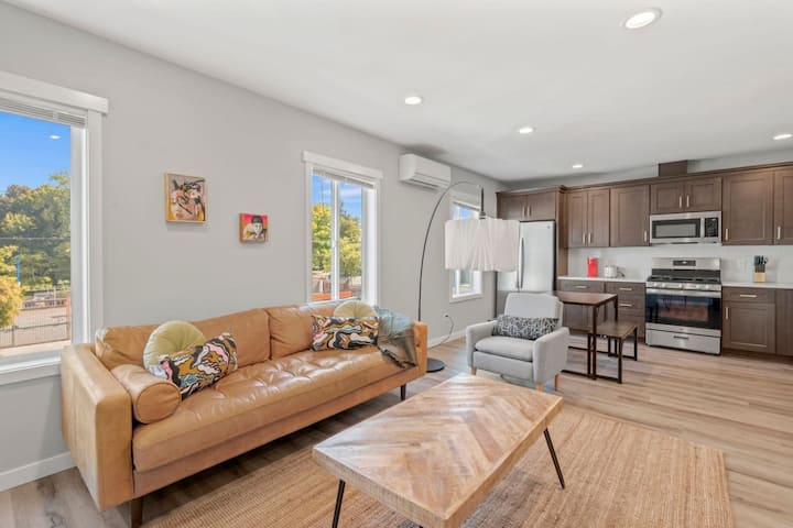 4br Historic Duplex | Walk To Park + Free Parking - Tacoma, WA