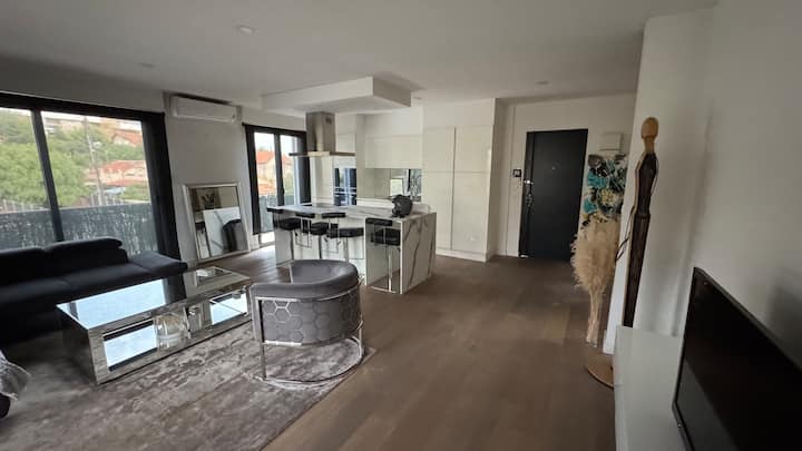 Très Beau Duplex Bien éQuipé Avec Parking - Marseille