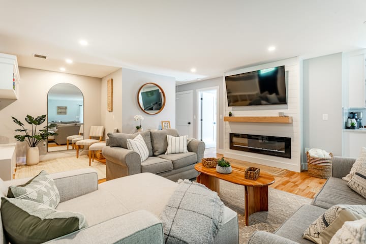 Saugerties View: King Beds, Soaking Tub, Firepit - Saugerties, NY