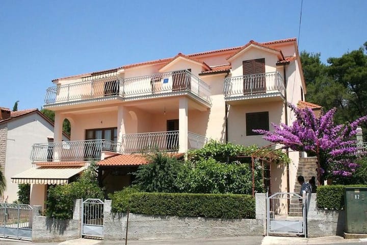 Apartman Nila - Jelsa