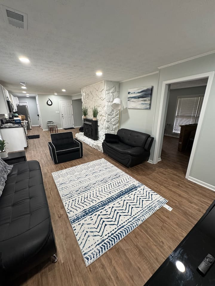 Crewnest Luxe Gardening Gaming Room Barn - Fairburn, GA