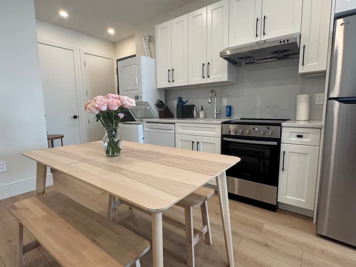 All New Private Guest Suite - Burnaby