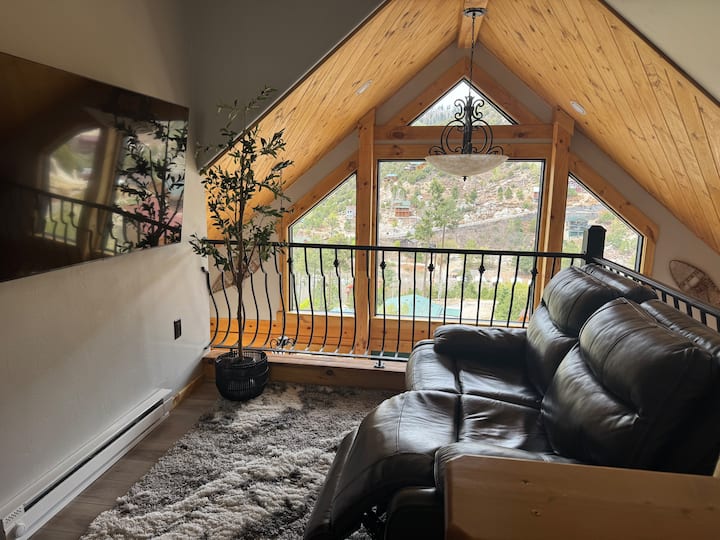 Mountain View At The Golden Wood Cabin - Mount Lemmon, AZ