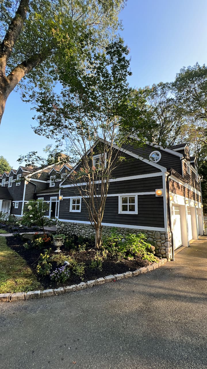 Luxury 7-bedroom Villa With Pool In Glen Head - Westbury, NY