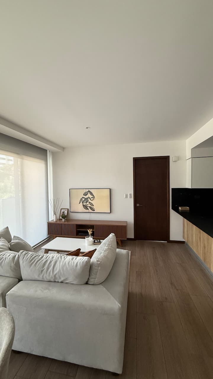 New & Spacious Stay In Zona 14 - Guatemala