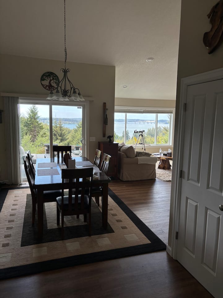 Spectacular Views & Sunsets - Coos Bay, OR