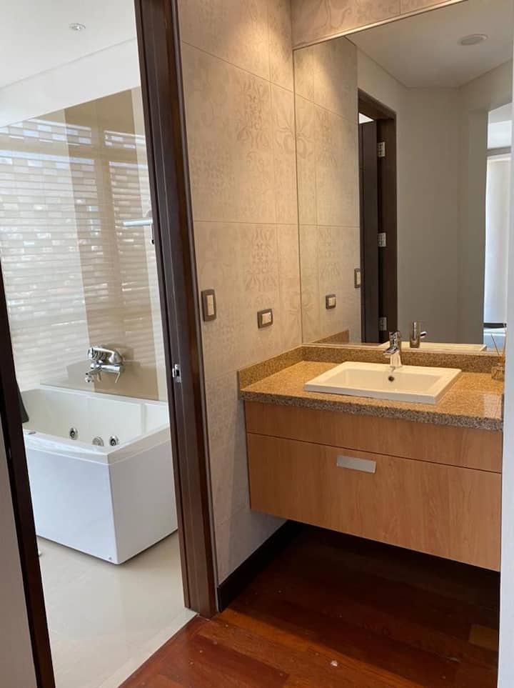 Depto De Lujo En Calacoto • 4 Dorm • Hasta 7 Pax - La Paz