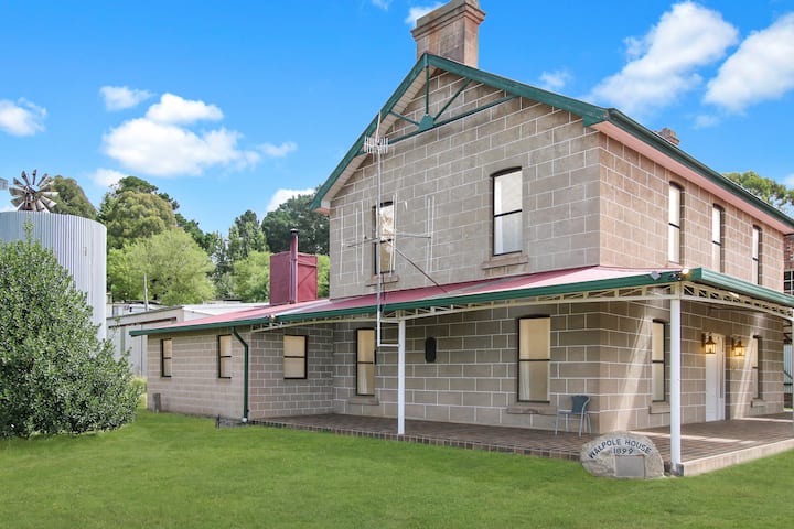The House That Moved - Adaminaby