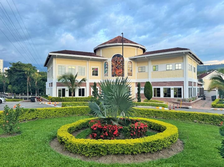 Comfortable Apartment In Condominium Club - Bogotá