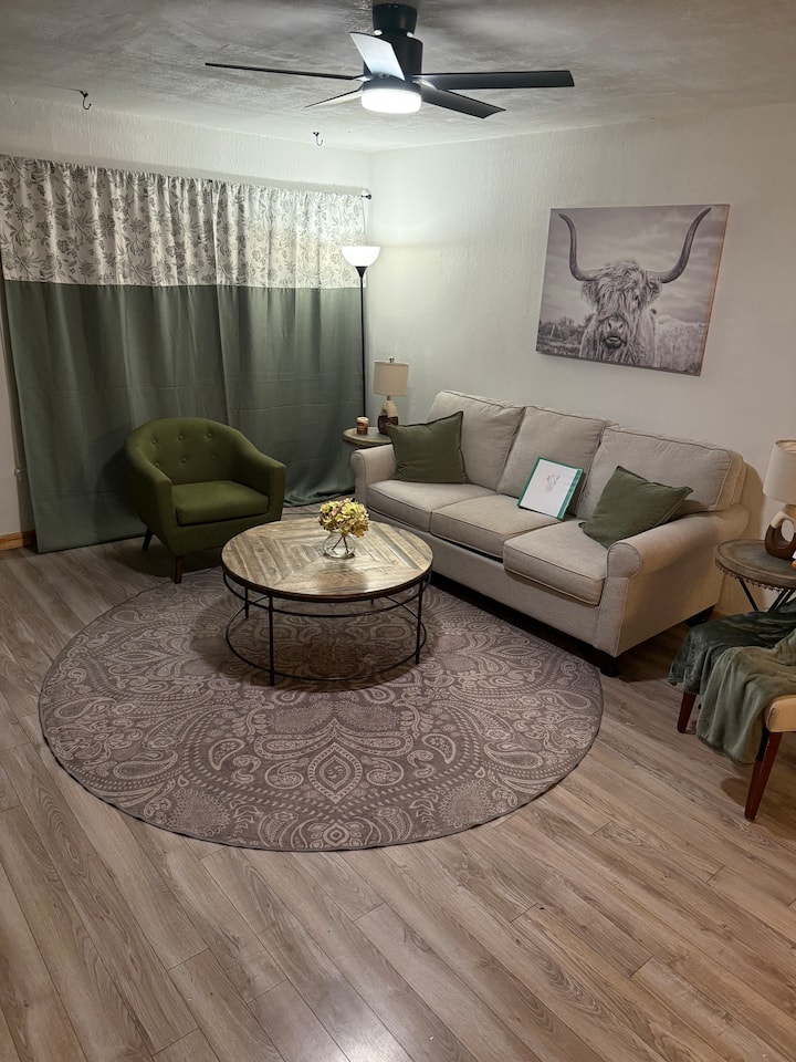 The Gem On El - Wichita