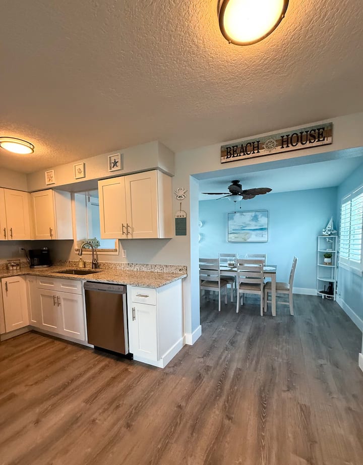 Sunrise Cottage, Every Morning Feels Like Vacation - Port Orange, FL