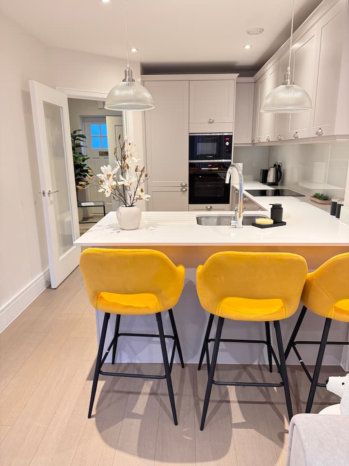 Stylish 3bd | Serene & Central - Reading