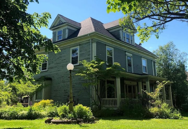 The Quaint House - Amherst